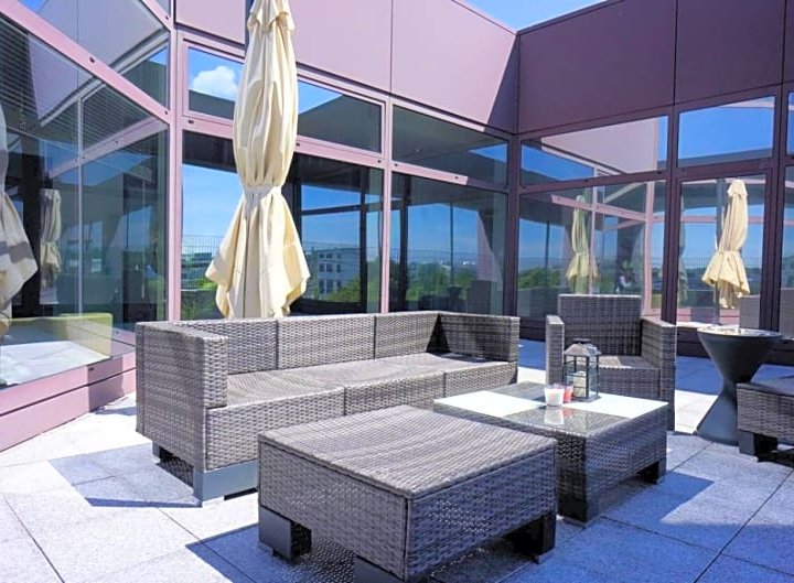 Book Low Budget Hostel Now and Enjoy Discounts! - HopeGoo