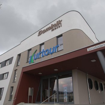 Book Dominik Hotel & Eventsaal Now and Enjoy Discounts! - HopeGoo