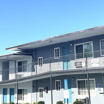 Book Sundial Lodge Now and Enjoy Discounts! - HopeGoo