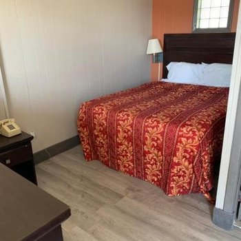 Book Stadium View Inn Now and Enjoy Discounts! - HopeGoo