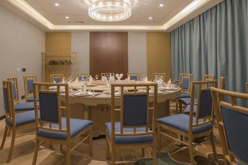 Jinyi Holiday Hotel official site! Best price guarantee!